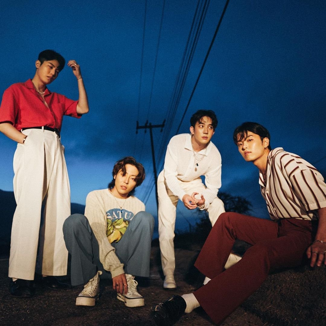 Conheça o perfil da banda The Rose - Asia ON